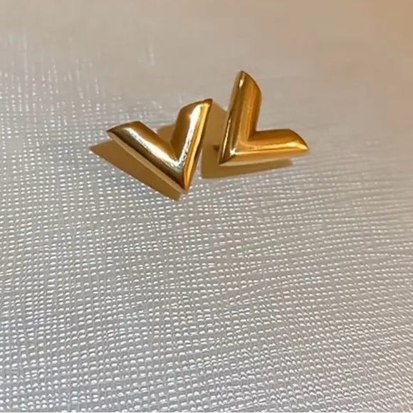 Faishon earring | Jewelry | Fashion V Shape Gold Earrings | Poshmark